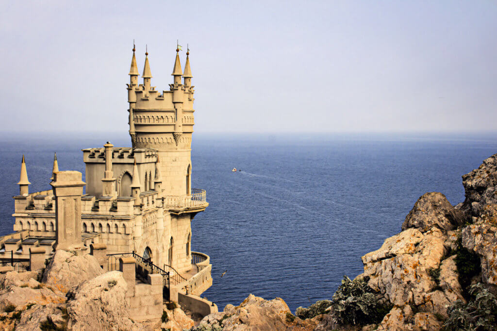 16 Best Castles In The World You Can Visit | Modern Trekker